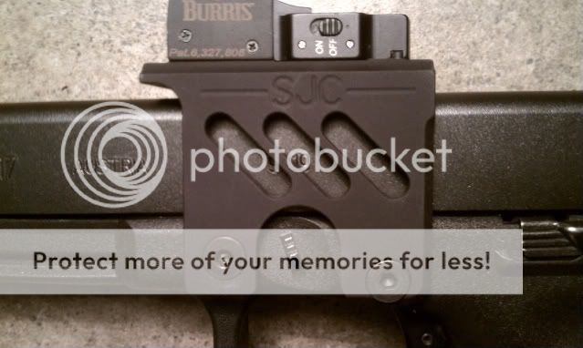 SJC mount on a Glock 17 - Glock - Brian Enos's Forums... Maku mozo!