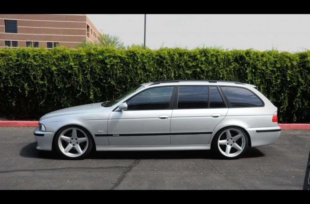 Midsummer pictures. Average E39 wagon.