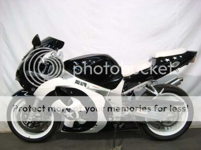 Post Pix of all custom painted Gixxer | Page 10 | Suzuki GSX-R ...